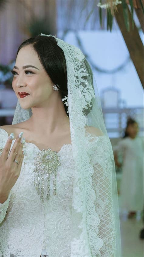 Pin By Shabrina Cessaria Nafisha On Wedding Look Traditional Wedding