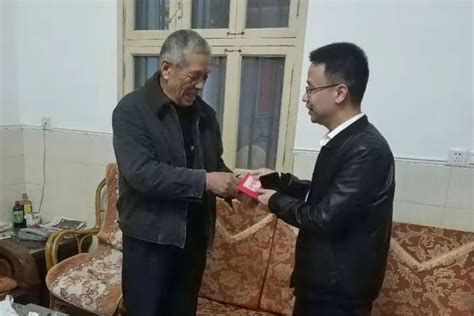 腊月扶贫送温暖，真情慰问暖人心澎湃号·政务澎湃新闻 The Paper