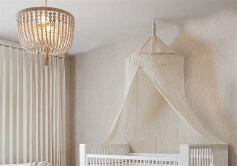 Как прикрепить балдахин к потолку?