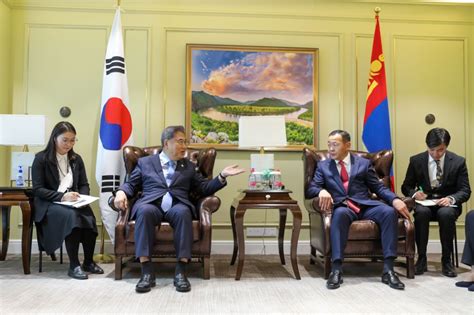 БНСУ ын Гадаад хэргийн сайд найман жилийн дараа айлчилж байна