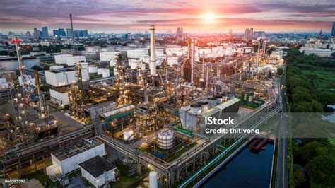 조감도의 석유와 가스 산업정유 정유 및 석유화학 공장 태국 방콕의 무인 항공기에서 촬영 0명에 대한 스톡 사진 및 기타 이미지