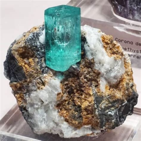How To Identify Emerald Like A Graduate Gemologist