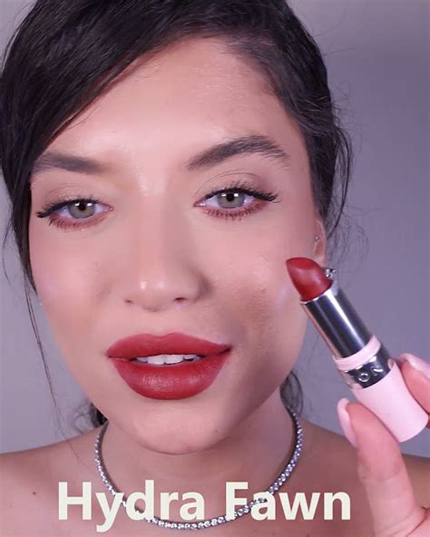 💄ს ი ა ხ ლ ე💄 100 გლუვი ტუჩსაცხი დამატენიანებელი ჰიალურონით ცენტრში Youtube