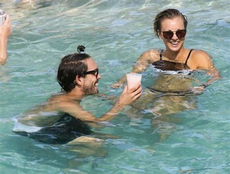 Kaley Cuoco In Bikini In Cabo San Lucas Adds Thblog