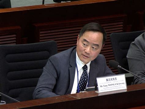 數碼港稱已跟進網絡安全專家建議 當局稱擬引內地經驗加強安全 新浪香港