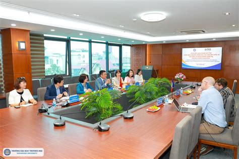 Lễ ký kết Thỏa thuận hợp tác triển khai chương trình liên kết quốc tế đào tạo cấp bằng Cử nhân