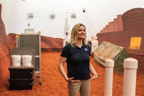 붉은 흙먼지까지 준비 여기는 또 하나의 화성