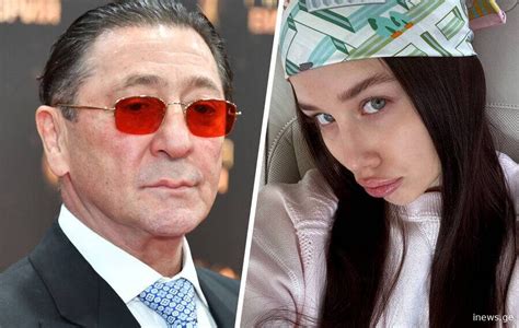 რას ამბობს 62 წლის გრიგორი ლეპსი 18 წლის საცოლეზე მე და ავრორა Inews