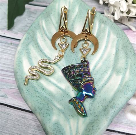 В продолжение вчерашней египетской темы Да да от яда змеи по преданиям умерла Клеопатра Да