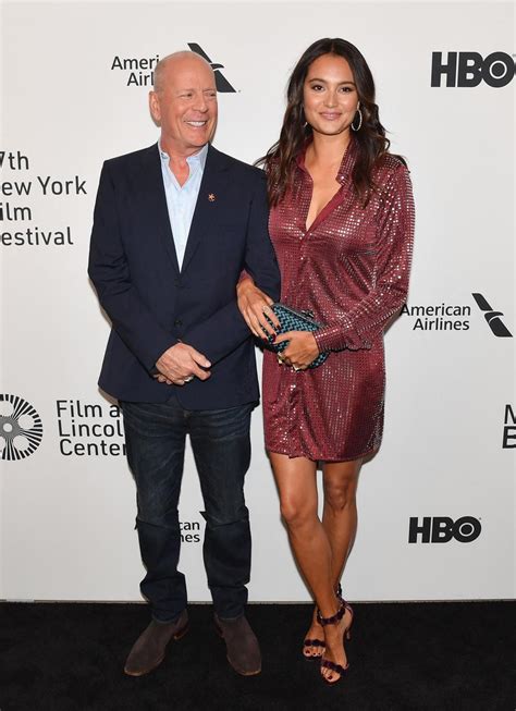 Emma Heming Posts Sweet Pda Pic With Bruce Willis Amid Aphasia Battle
