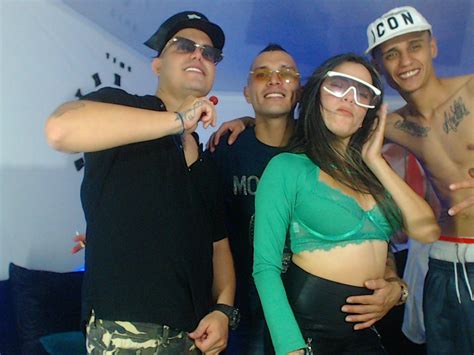 Partysexhot主播：免费直播性爱表演和聊天 Stripchat