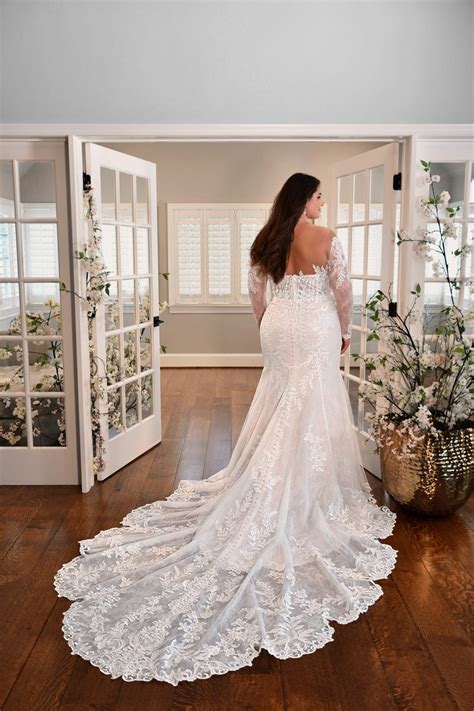 Plus Size Fit And Flare Wedding Dress With Long Sleeves Kleinfeld Bridal