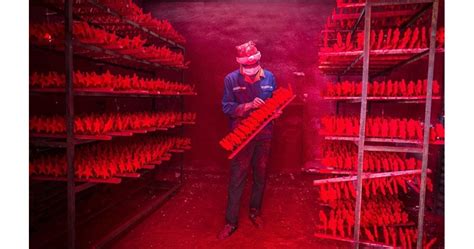 Работилницата на Дядо Коледа е в Китай