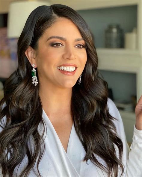 Cecily Strong Biography Height And Life Story Super Stars Bio