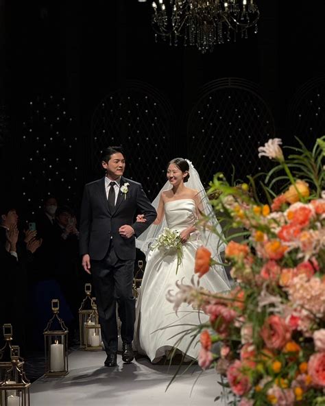 베리굿웨딩 공식계정 주베리굿웨딩컴퍼니 ⠀ 우리만의 공간 속 로맨틱한 무드 한가득 💗 결혼 너무 축하드려요 베리굿웨딩 베리굿웨딩문솔플래너 With