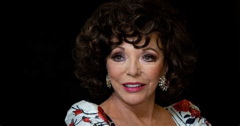 Joan Collins 89 Poses In Swimsuit In Instagram Photo On Christmas