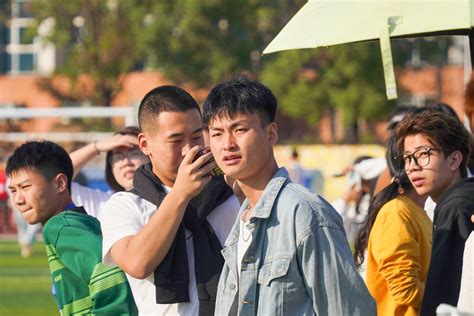 我校第四届校运会图集之观众篇湖南外贸职业学院官方网站