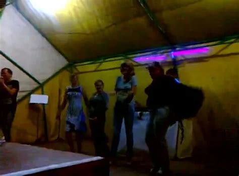 разделись догола в Арлекино за ящик пива 23 июля 2011 — Видео ВКонтакте Смотреть онлайн в