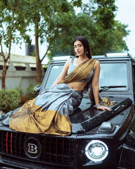 Rashi Singh Rocks Metallic Saree In Rain Rashi Singh Rocks Metallic Saree In Rain