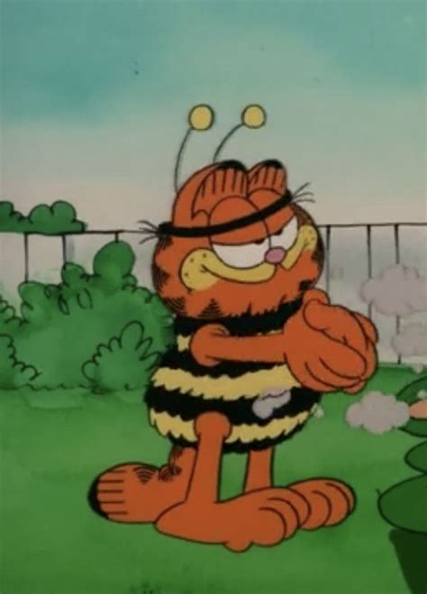 Garfield Bee Garfield Pictures Garfield Cat Garfield Cartoon
