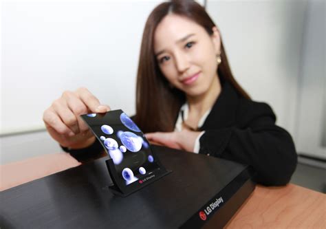 LG Display Ready To Mass Produce Flexible OLED Panels For Smartphones To Introduce Products