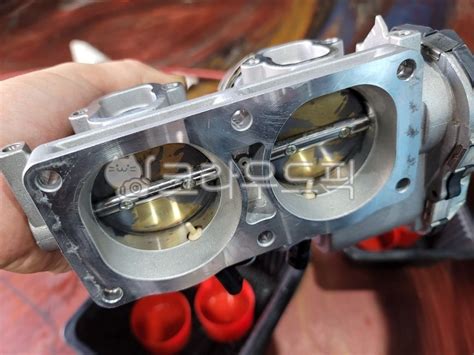 자동차부품 아우디스로틀바디 벤틀리스로틀바디 Ceuc엔진스로틀바디 S6throttlebody 사진 이미지 일러스트 캘리그라피 Kimcne작가