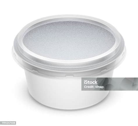 흰색 배경에 고립 호일과 투명 뚜껑 라운드 플라스틱 용기의 3d 그림 아이스크림에 대한 스톡 벡터 아트 및 기타 이미지