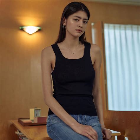 이사베이 23ss 스퀘어넥 슬리브리스 니트 Vguce2990 위시버킷