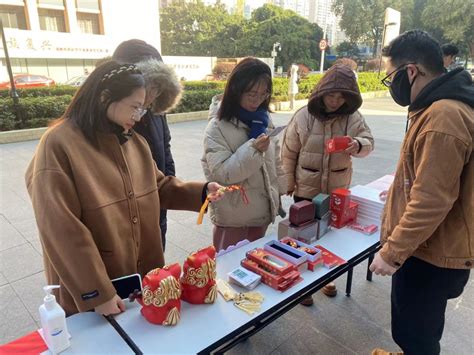 福书轩情暖冬至福润社区 福建新华发行集团