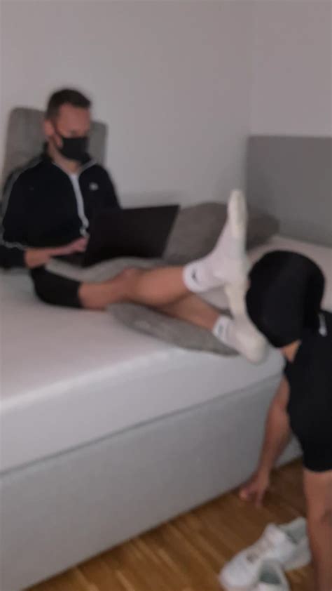 My Foot Smell Makes Him Extremely Weak