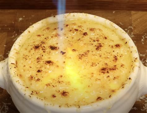 어니언수프 뜨끈하고 깊은 국물맛의 프랑스식 양파수프