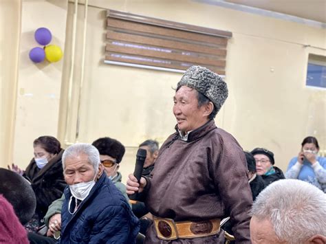 УИХ ын гишүүн Ц Мөнхцэцэг Сүхбаатар дүүргийн нийт 20 хорооны иргэдтэй