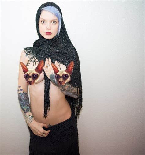 Pareidolia Suicide Takes A Picture For Facebook Corpsecollectingcountess