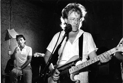 Jefferson Airplanes Paul Kantner Dies At 74