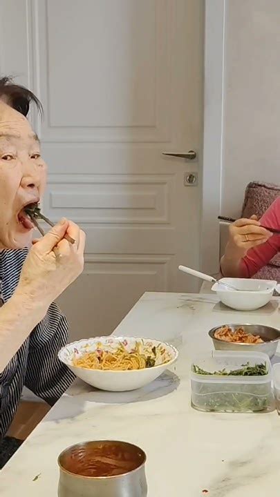 별미가 먹고 싶다고 하여 비빔국수를 만들어 먹습니다 Youtube