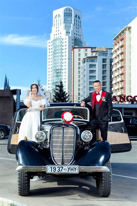 Хэйзел Манай аав ээж ерөөсөө пост оруулдаггүй Би л хуримын зураг