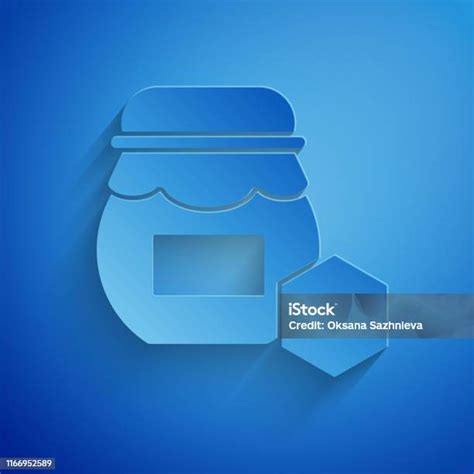 파란색 배경에 고립 된 꿀 아이콘의 종이 컷 항아리 푸드 뱅크 달콤한 자연 식품 기호입니다 종이 아트 스타일입니다 벡터 일러스트레이션 0명에 대한 스톡 벡터 아트 및 기타