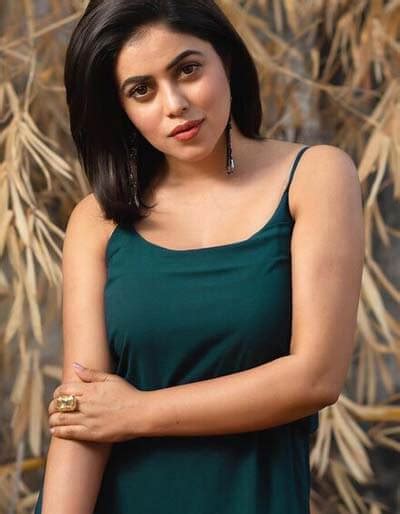 Sexy Desi India Girls With Big Tits 13 Photos