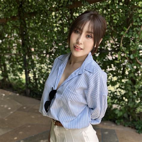 ชุดครุย ม ศรีปทุม ปริญญาตรี ทุกคณะ เช่า 700 ประกัน 1300 สนใจติดต่อร้านครุยลีลาวัฒน์ 02 0618816