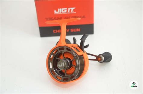 Купить Зимняя катушка JIG IT Team Dubna chilly SUN Левая по цене 5490 руб.