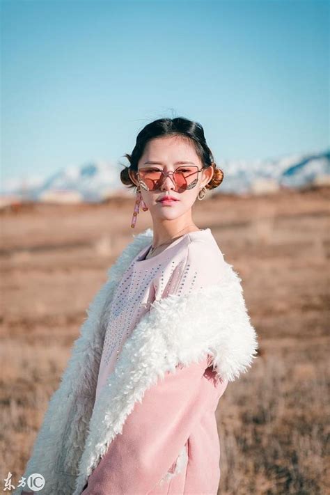 人像攝影作品欣賞任性的妹子有魅力凍得雞皮疙瘩不吭聲 每日頭條