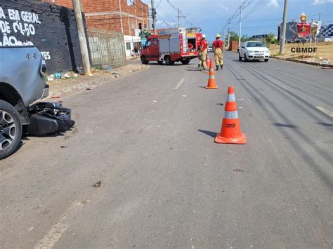 Motociclista Morre Após Bater Na Traseira De Caminhonete Parada Na Rua