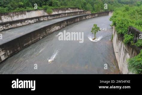 Dam Overflow System Stock Videos And Footage Hd And 4k Video Clips Alamy