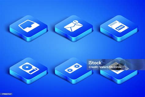 파일 문서 삭제 소셜 미디어 받은 편지함 스테레오 스피커 하드 디스크 드라이브 Hdd 새로 만들기 이메일 수신 메시지 및 Ssd 카드 아이콘을 설정합니다 벡터 등측투영법에