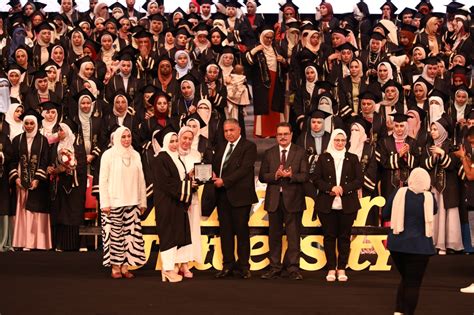 تكريم الدفعة 51 بكلية طب البنات جامعة الأزهر صور