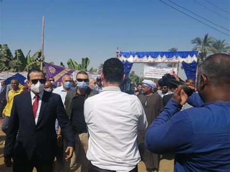 وزير التنمية المحلية ومحافظ الأقصر يضعان حجر أساس مشروع صرف قرية القبلى