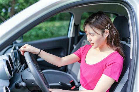【大图】欧拉r1与美女的故事 明星车模美女图库太平洋汽车网