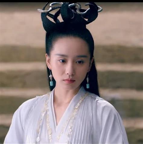 《醉玲瓏》之劉詩詩的這十款造型，有你喜歡的嗎 每日頭條