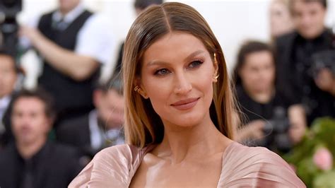 Gisele Bündchen Poses Topless In First Modeling Gig Post Divorce From Tom Brady—see The Video