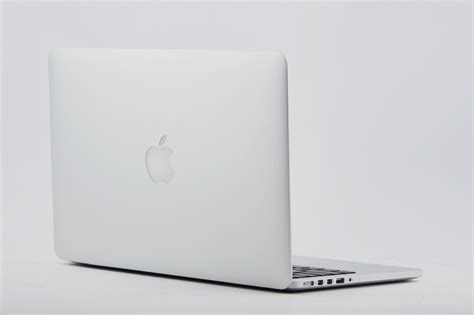 Apple Macbook Pro A1502 13 I7 4558U 2 8 GHz 500 GB HDD 16GB Ram Late 2013